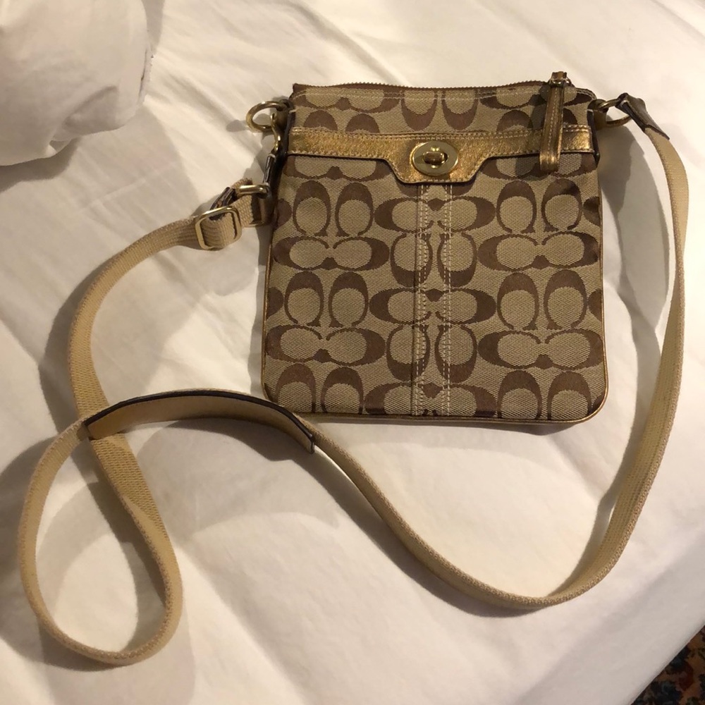 Coach Signature Swing Pack - Gem